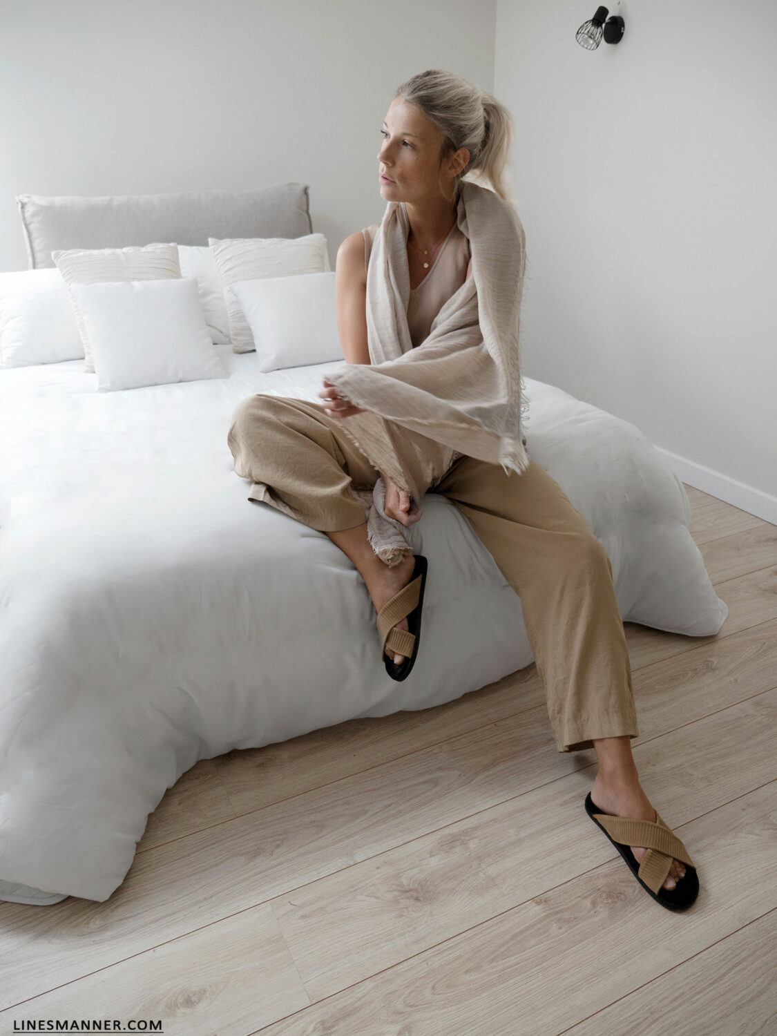 Beige | Lines/Manner